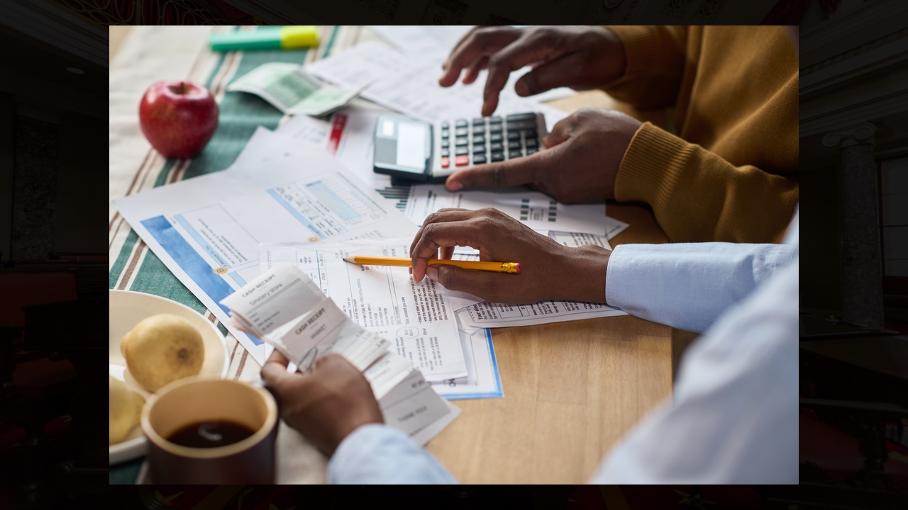 These 20 big-name US companies landed on a new low-wage list — is yours ...
