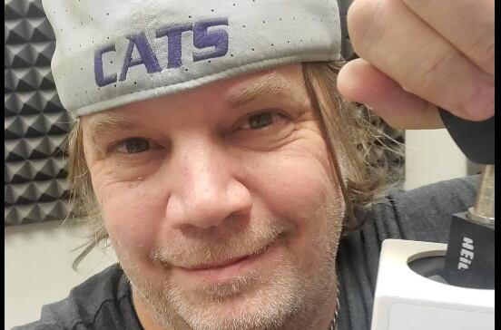 Longtime Wichita radio personality Rick Thomas dies