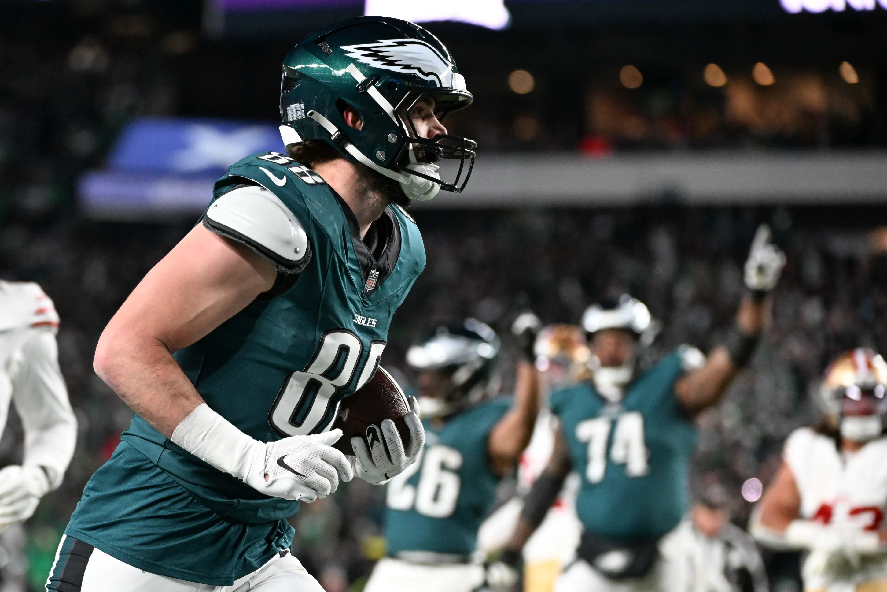 Eagles re-sign Dallas Goedert to one-year deal