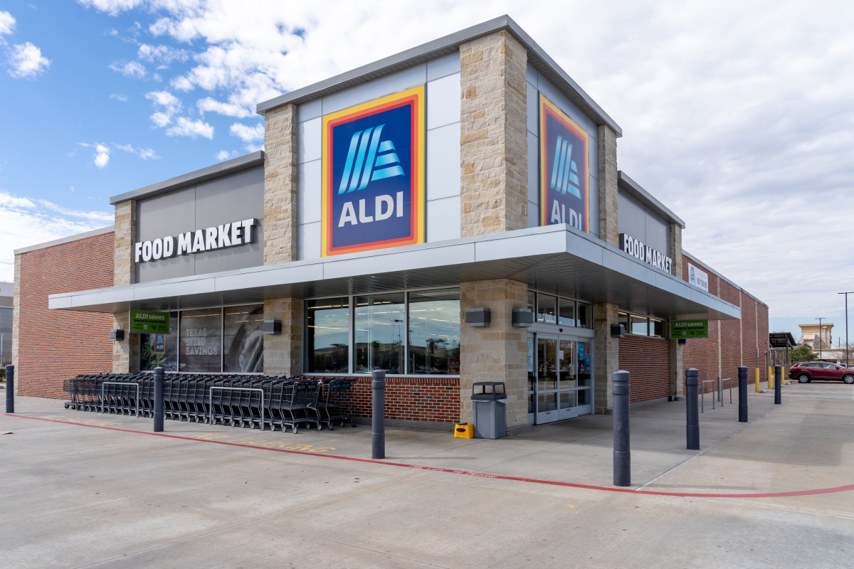 Aldi's $5 Easter dish cloths are colorful, practical and perfect for spring