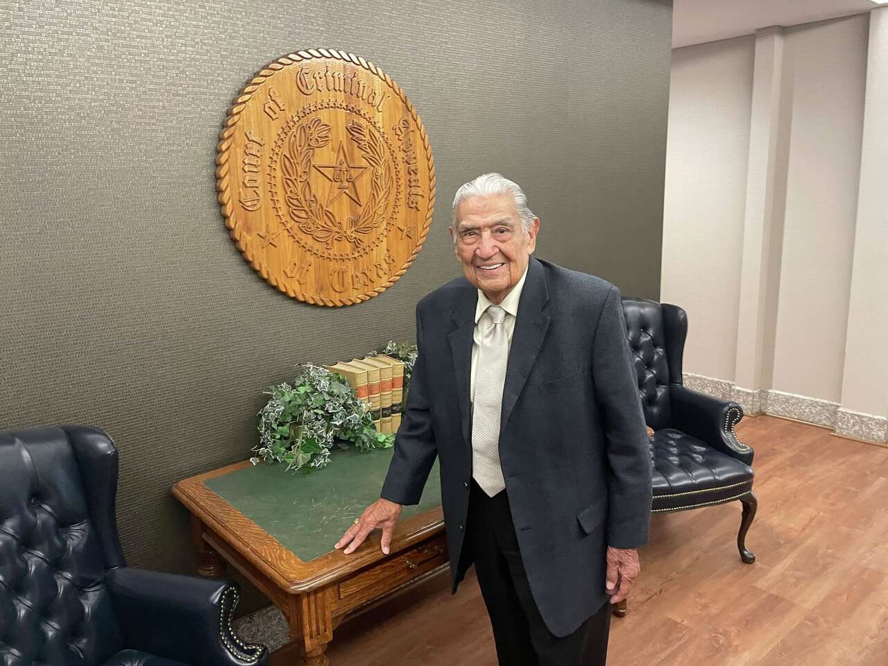 'A legal legend': Roy Barrera Sr. was first Hispanic to lead San ...