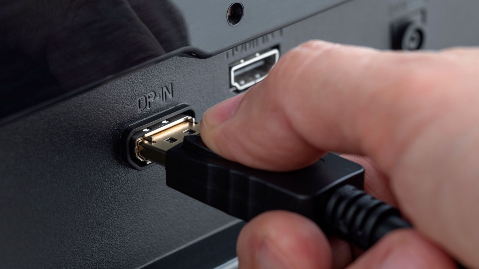 Why treating DisplayPort like an HDMI cable is bottlenecking your ...