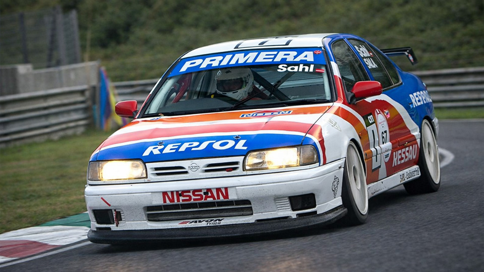Jak rychlý je Nissan Primera eGT s výkonem 292 koní?