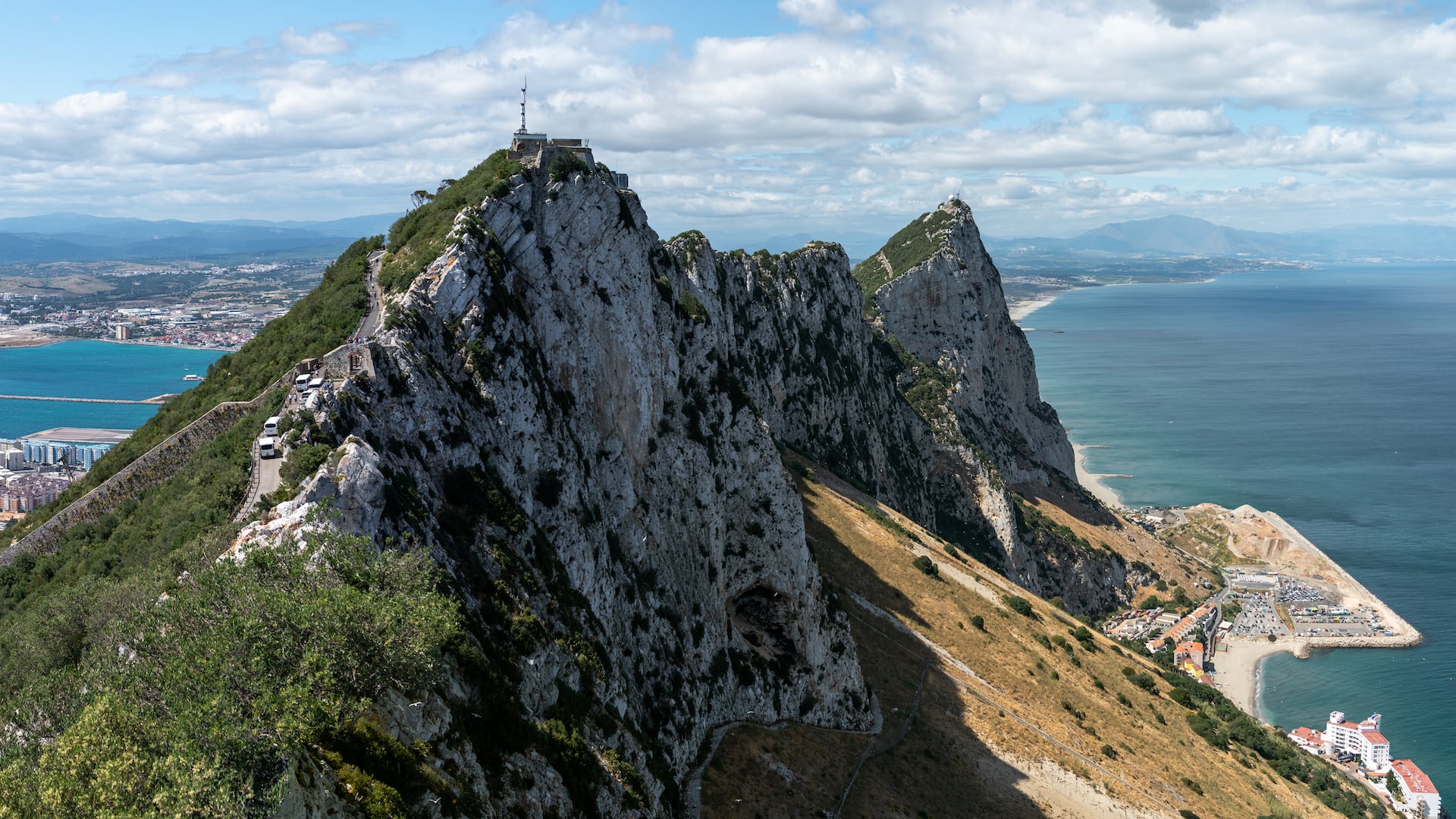 In Gibraltar, a cave sealed for 40,000 years reveals new traces of the ...