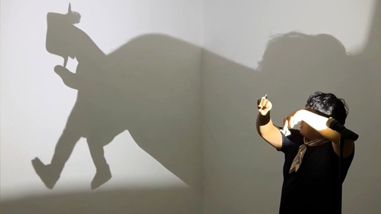 Shadow artist recreates Michael Jackson's dance moves using only his hands