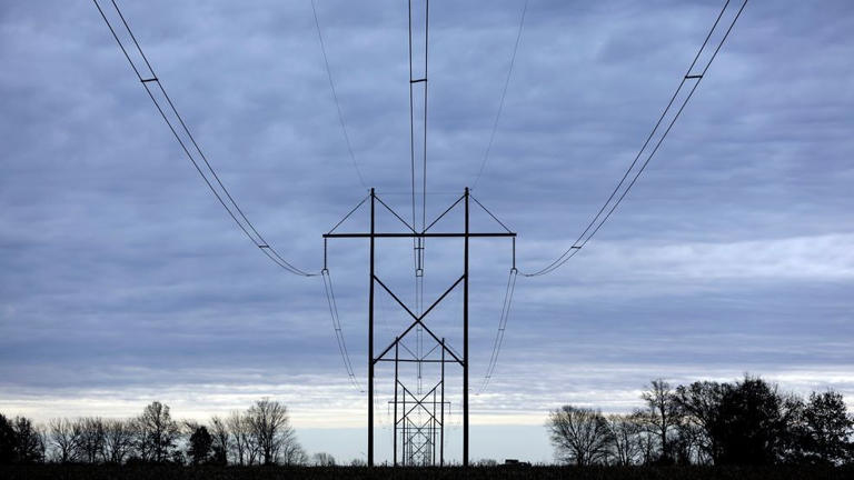 Thousands without power in the ABC13 area amid Monday's storm weather