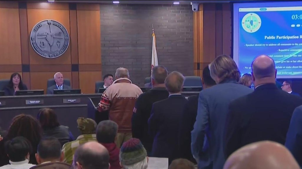Joliet data center decision delayed until Thursday