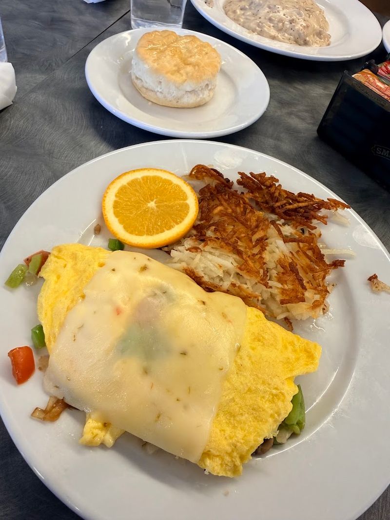 The Indiana airport diner where you can eat a $10 breakfast while small ...