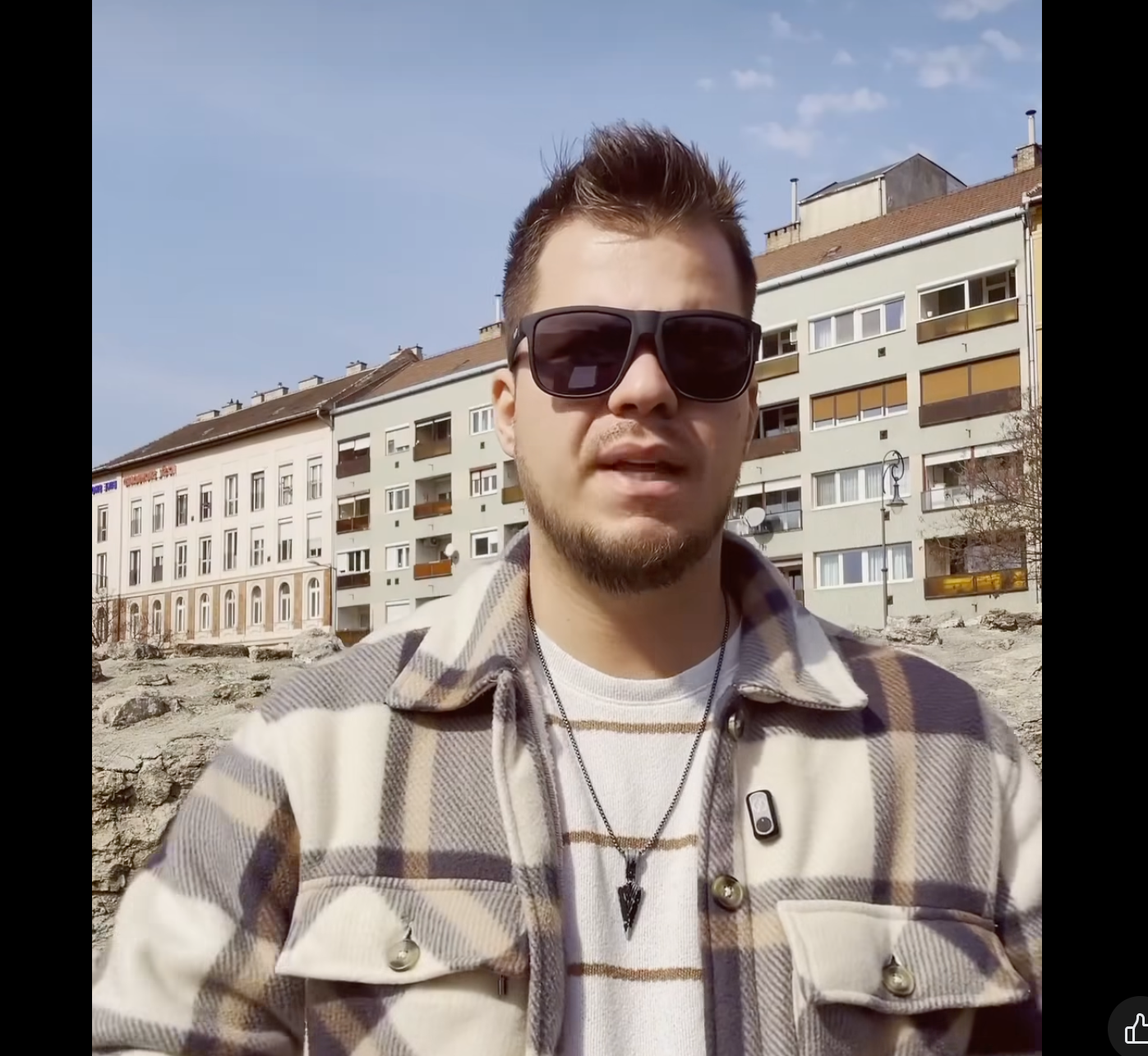 Egymilliós sérelemdíjat és bocsánatkérést vár Rétváritól a miatta ...
