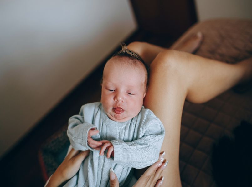Reflux bij baby's: kinderfysiotherapeut geeft tips voor meer rust na ...