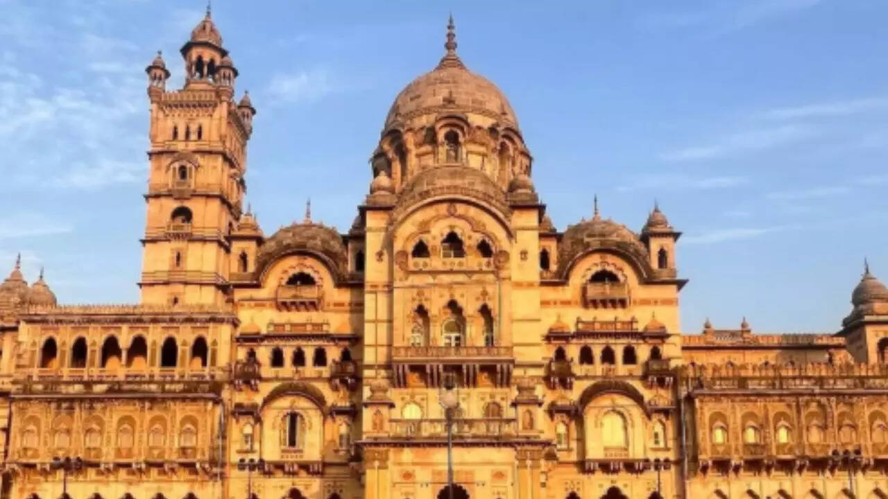 Lakshmi Vilas Palace: 8 stunning facts about the world's largest ...
