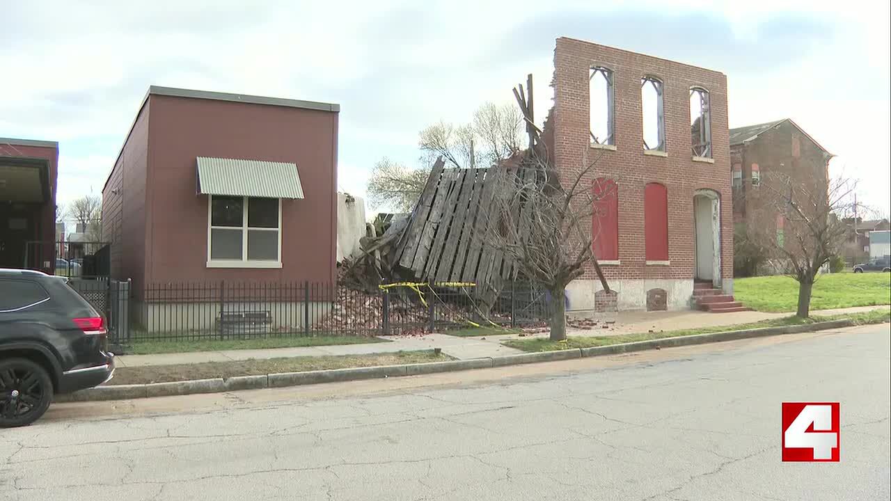 Vacant house collapses onto St. Louis family’s home during Sunday storms
