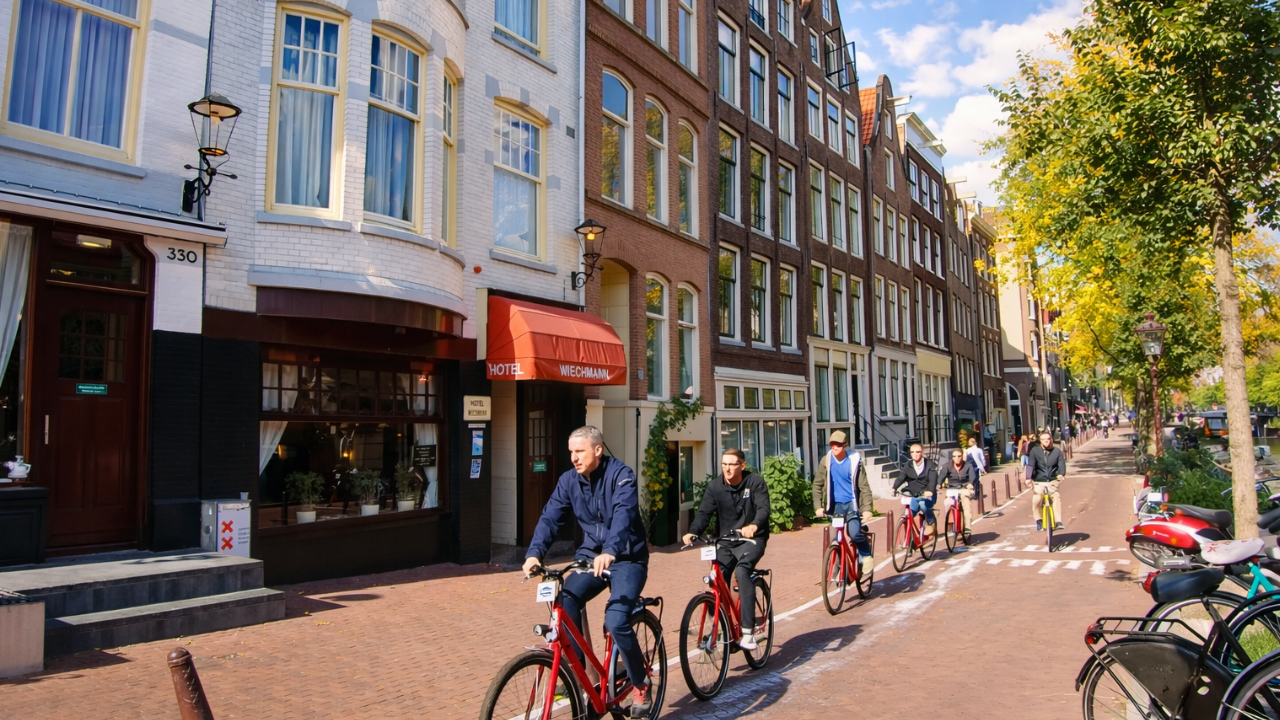 Wandelen door het bruisende centrum van Amsterdam