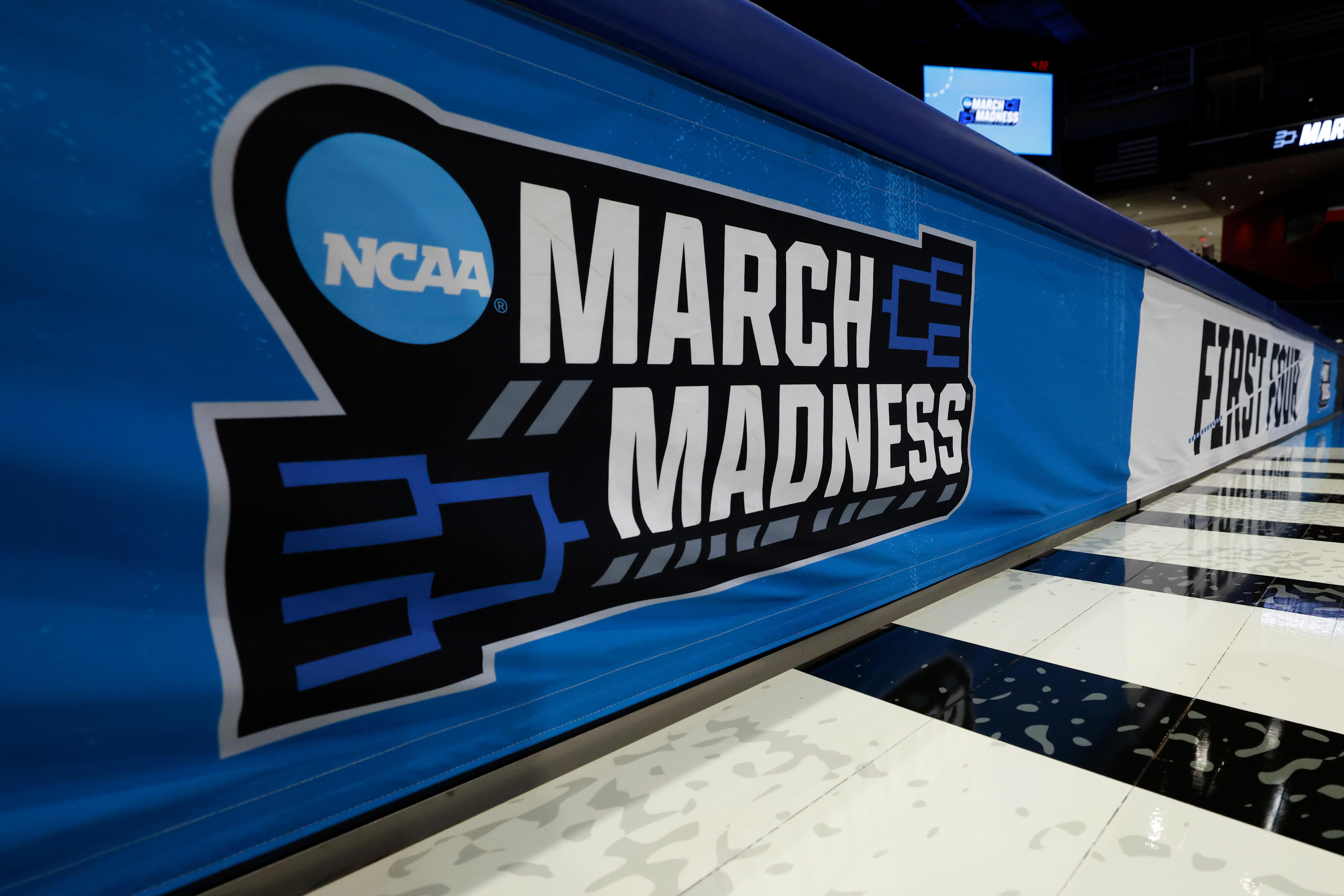 TV channel, start time for Alabama vs. Hofstra in NCAA tournament