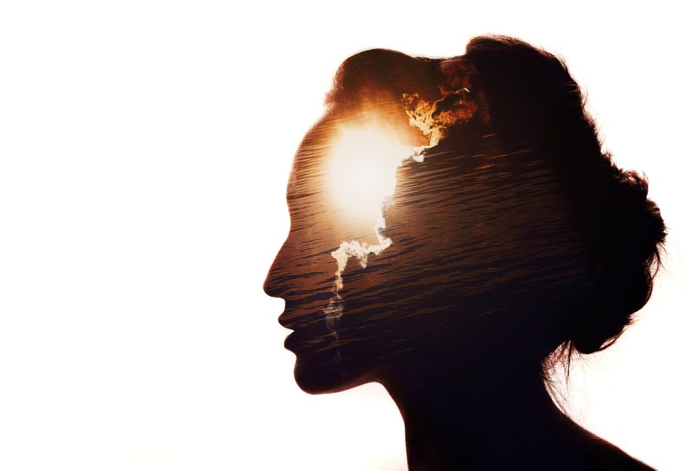 People who smile at strangers usually share these 11 traits