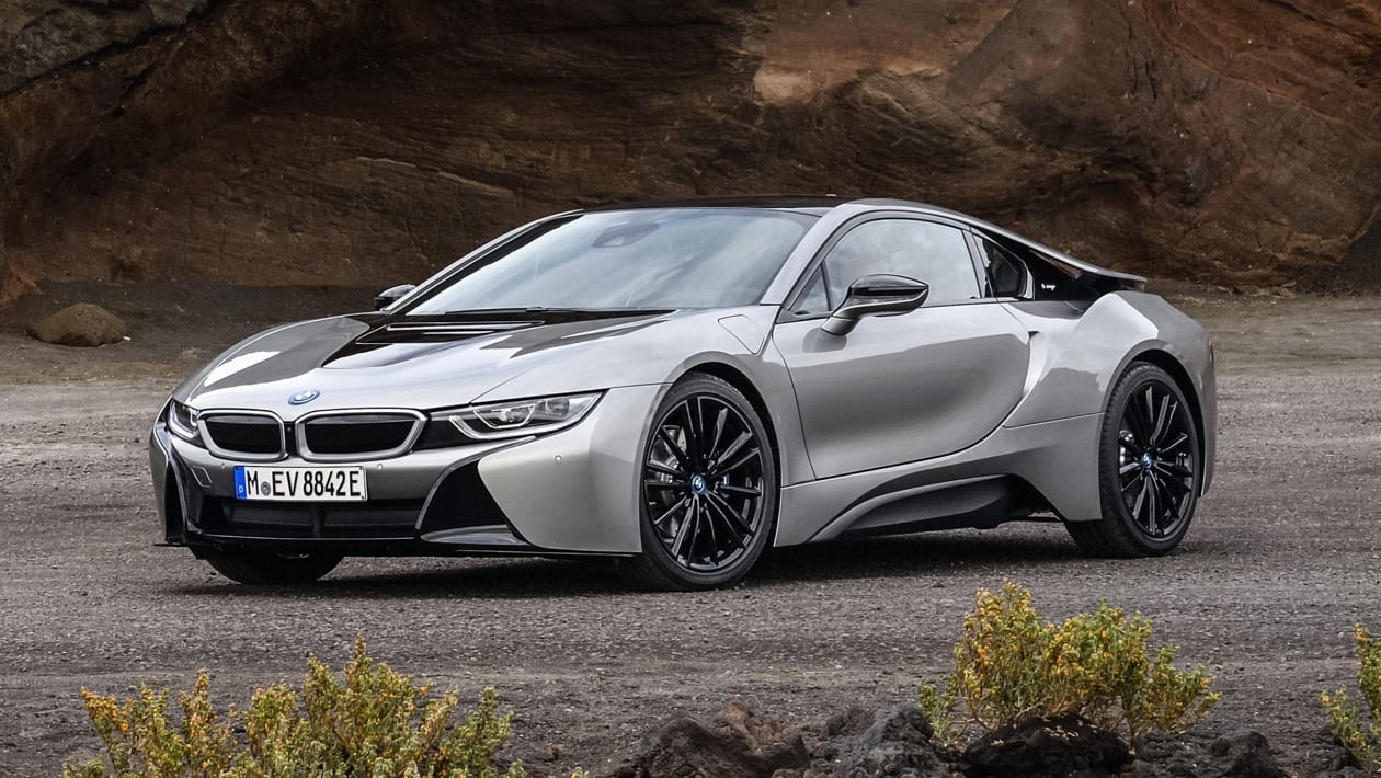 Beggar asks for money before leaving in expensive sports car