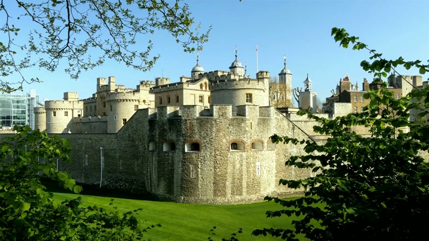 Tower of London, UK: Drone discovers timeless majesty