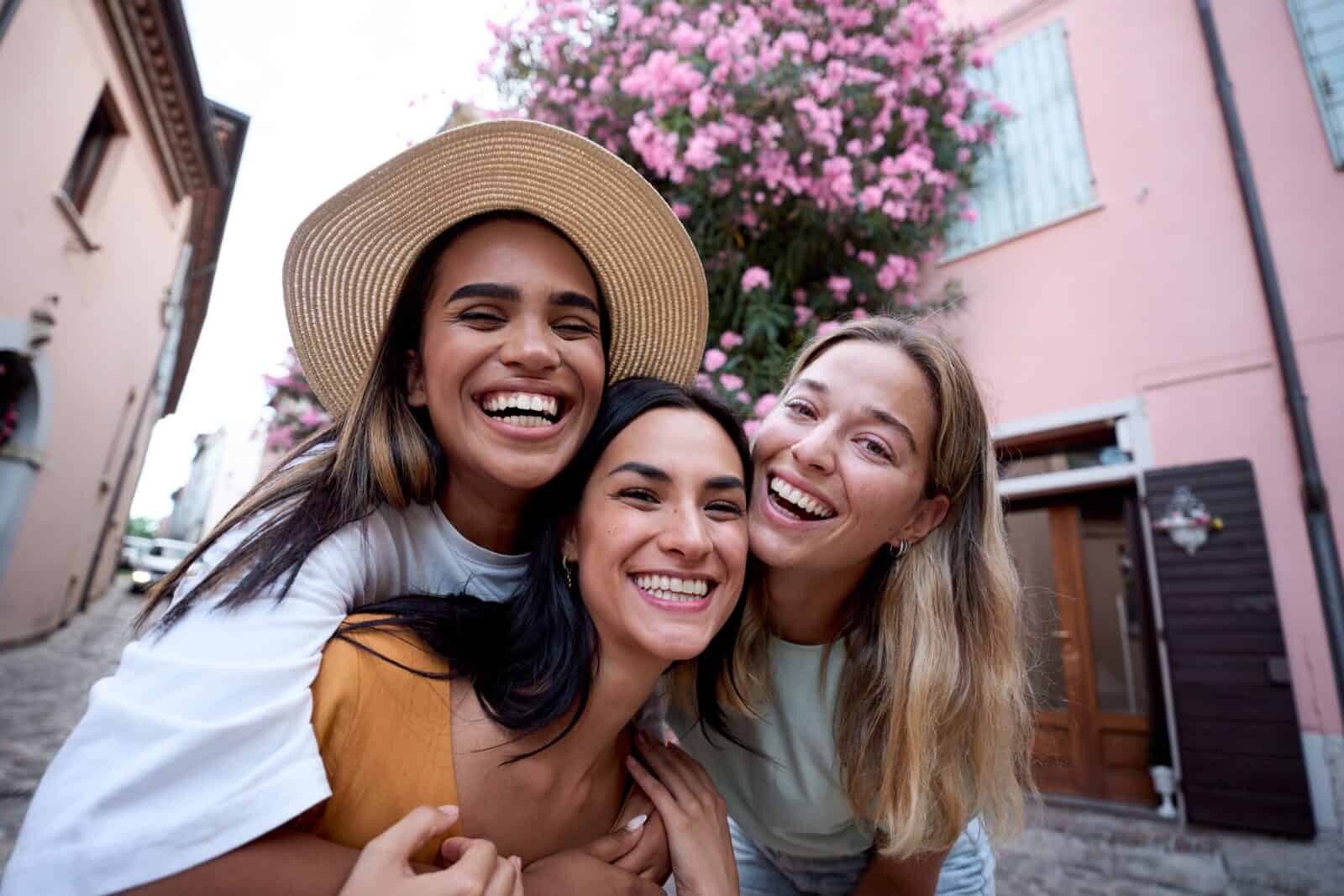 12 reasons why high value women choose to have fewer friends