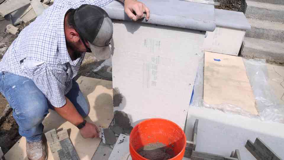 Watch how not to build an outdoor kitchen