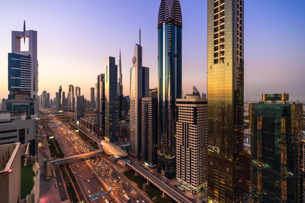 UK to Dubai passengers endure 9-hour 'flight to nowhere' — but not ...