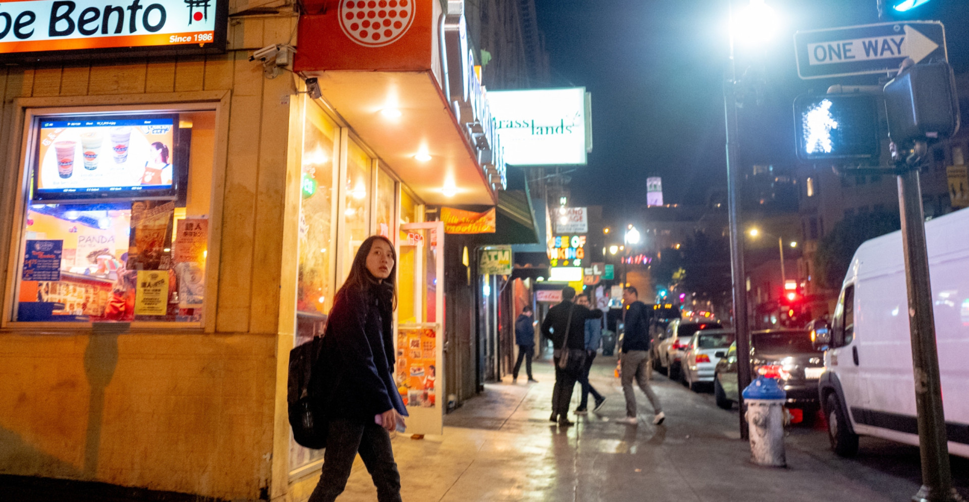 Walking alone at night: these countries feel the least safe