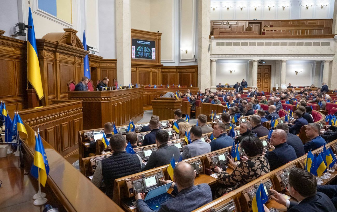 IMF demands tax hikes: Ukraine risks losing loan, Bloomberg reports