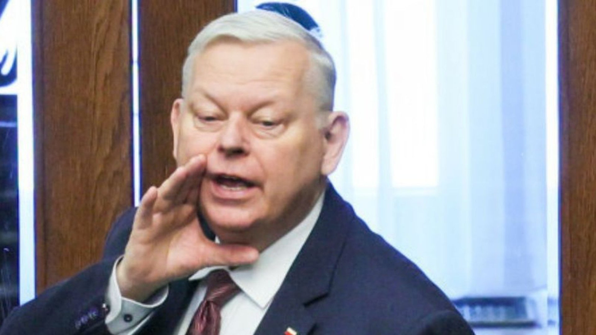 Suski zasłabł w trakcie przesłuchania. Tak zwrócił się do prokurator