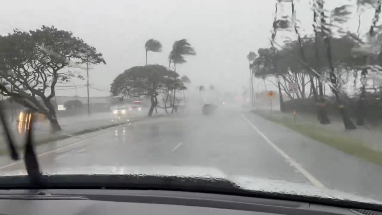 Kona storm brings heavy rain and strong winds in Maui, Hawaii, USA