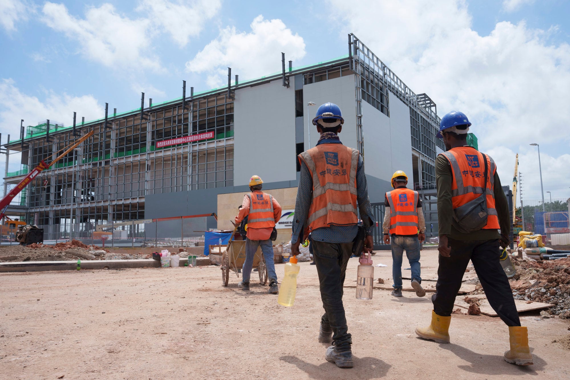 Investors fleeing Mideast chaos find safe haven in 'sweet spot' Malaysia