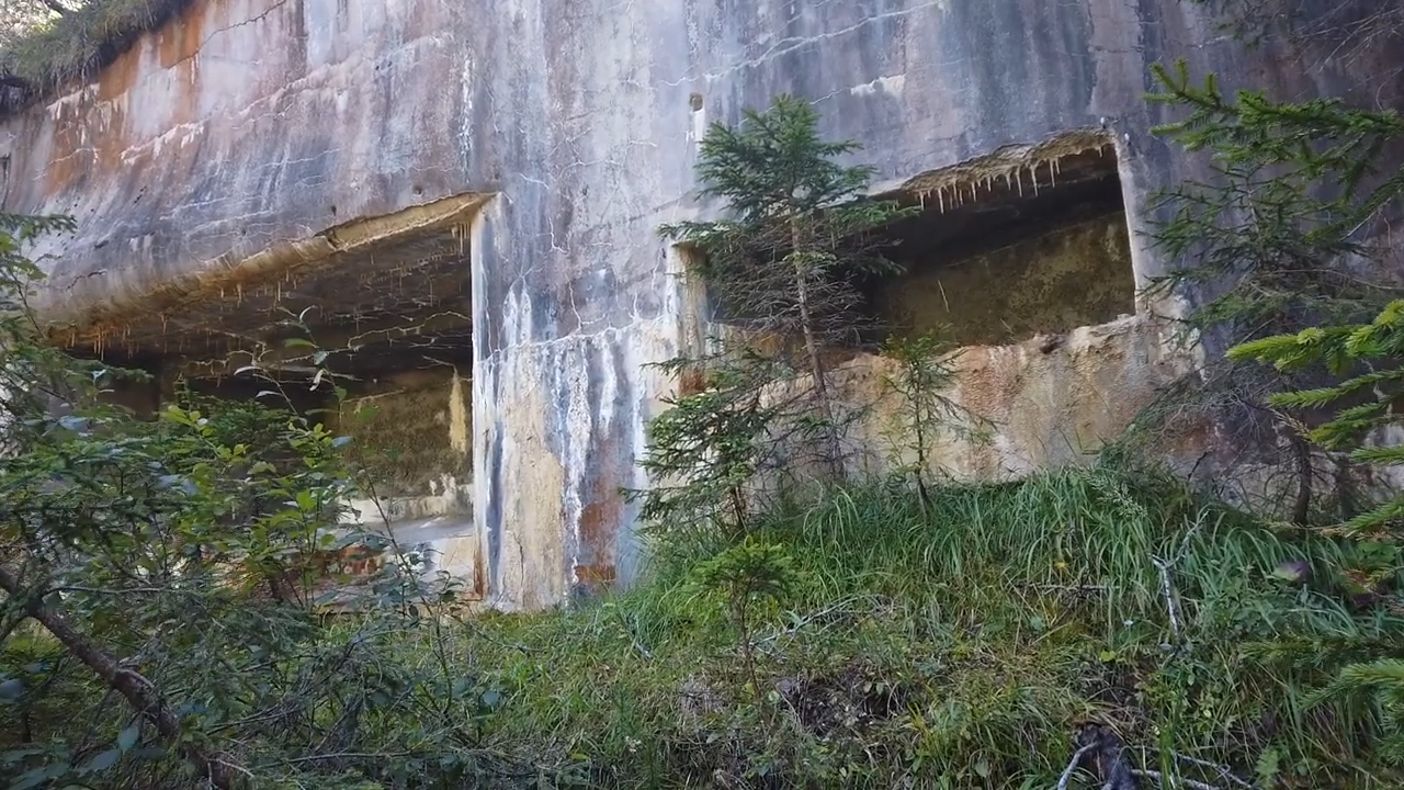 Dieser Berg wirkt ruhig – bis man die Bunker im Alpenwall entdeckt