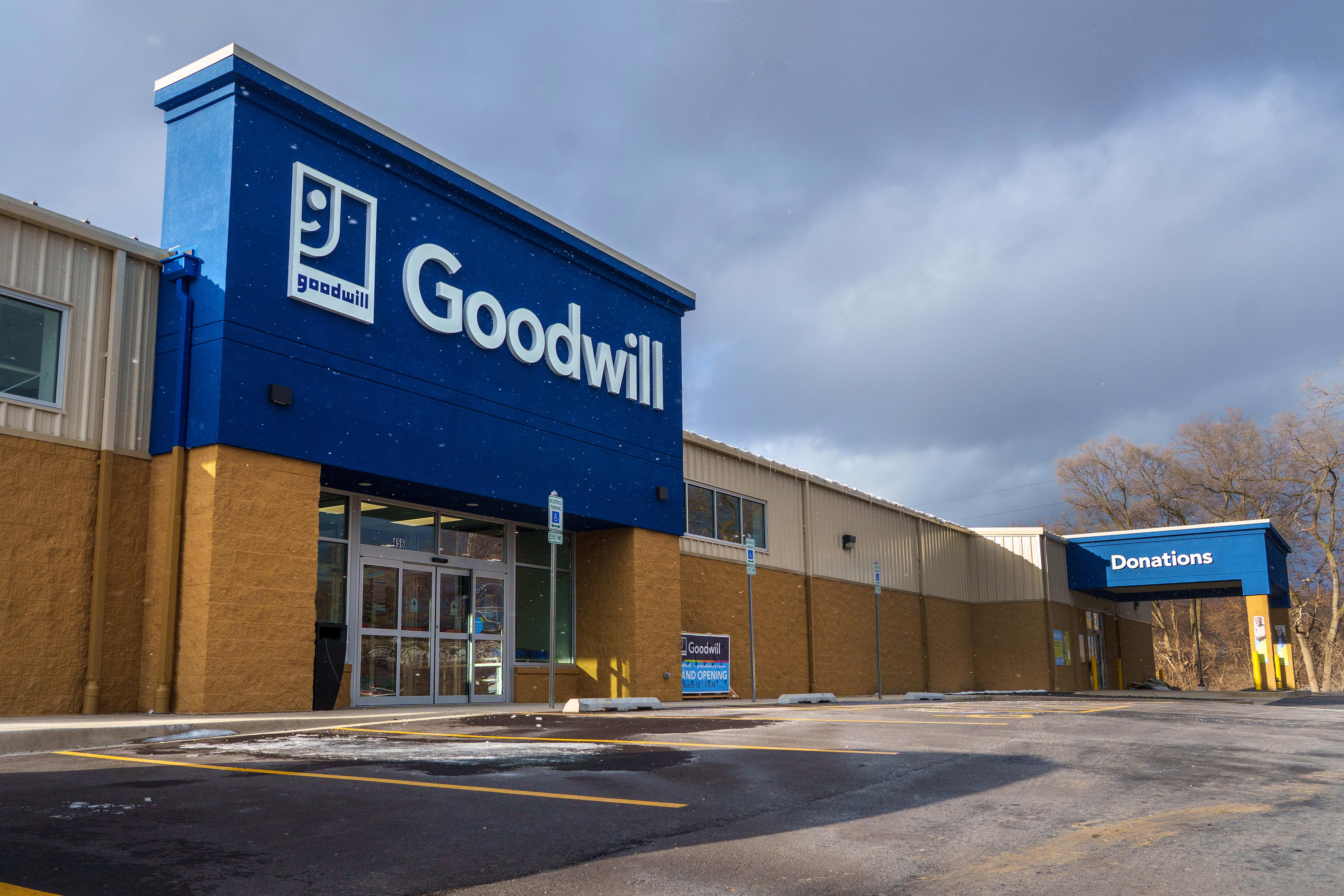 Goodwill prepares to open new East Peoria thrift store. What to know