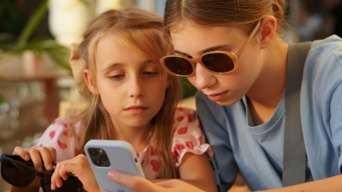 Influenciadores mirins: entenda novas regras para expor menores nas redes