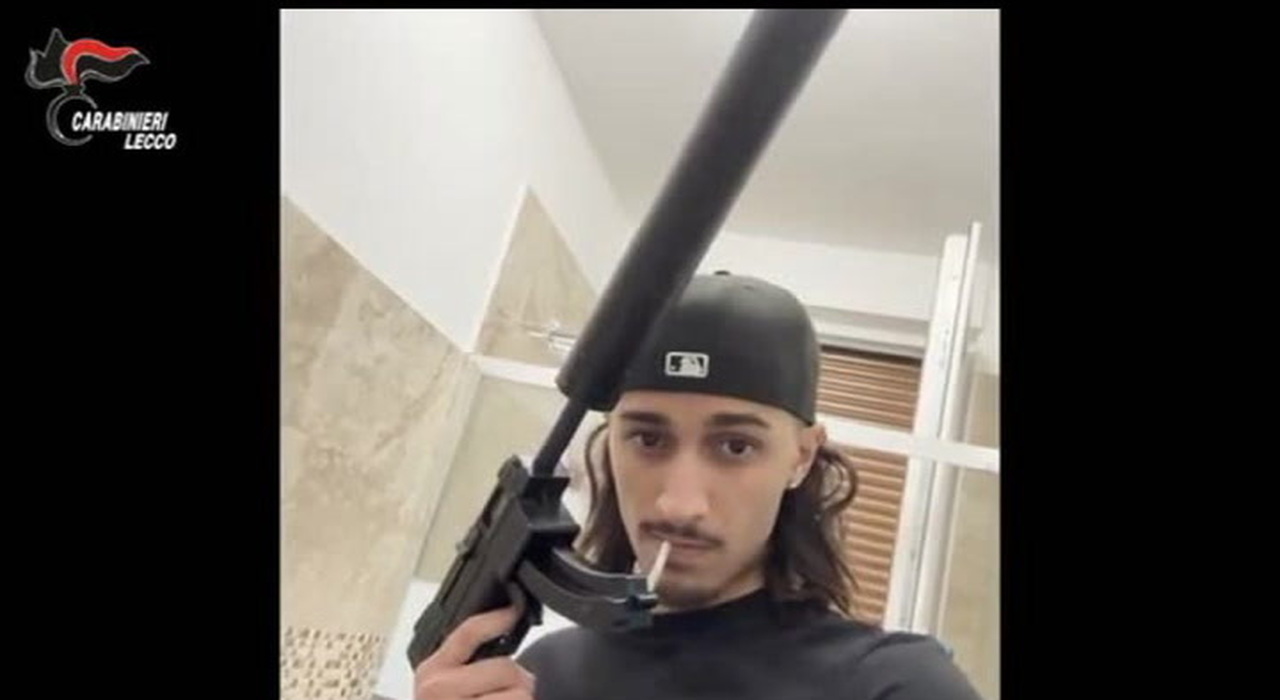 Armi e violenze, arrestato a Lecco il rapper Baby Gang