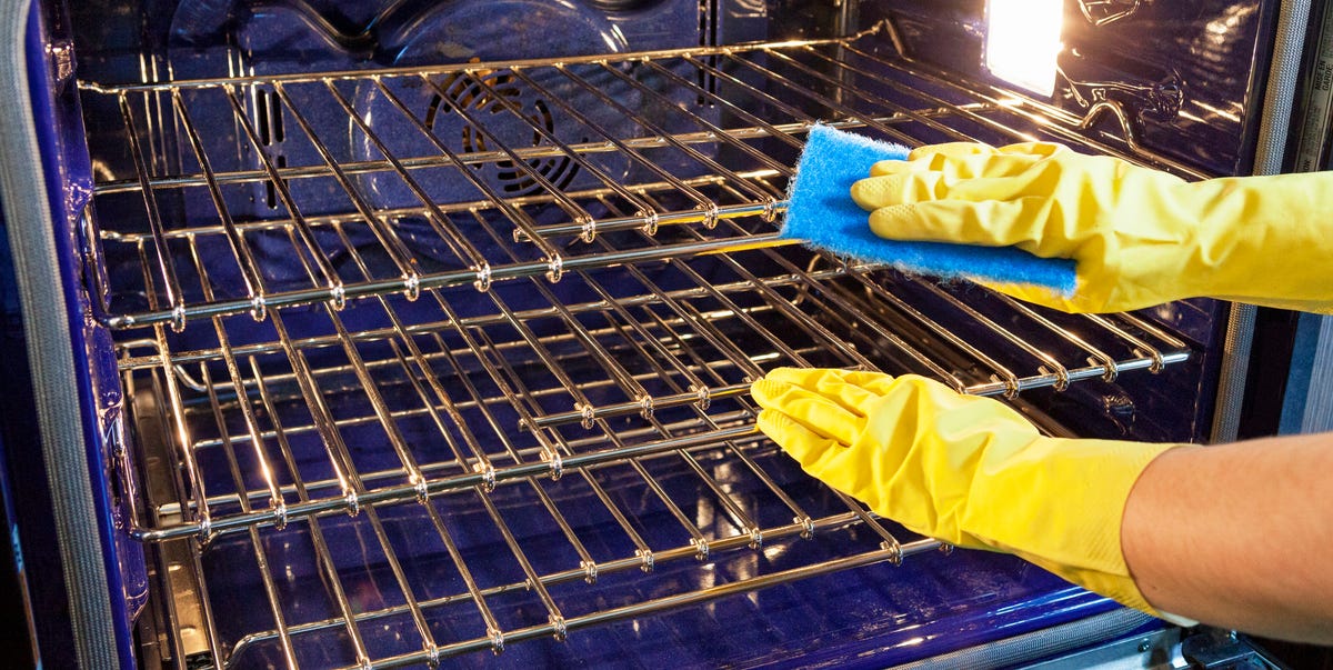 Cleaning experts say this is the fastest way to clean your oven