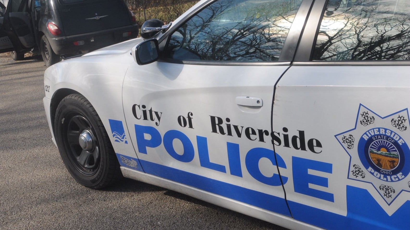 Riverside officer seriously injured after being hit by vehicle on US 35