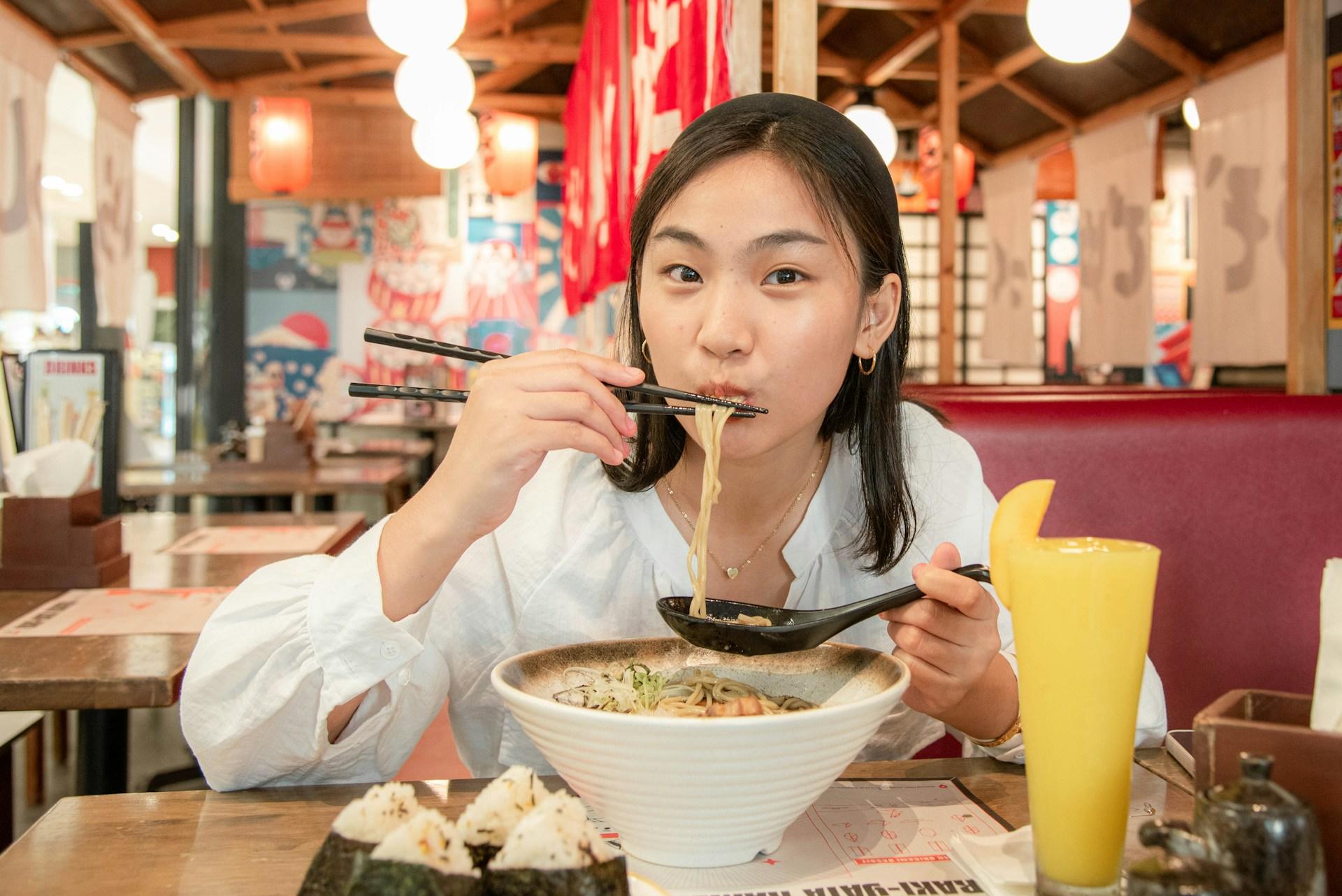 13 rude behaviors that are actually polite in other countries