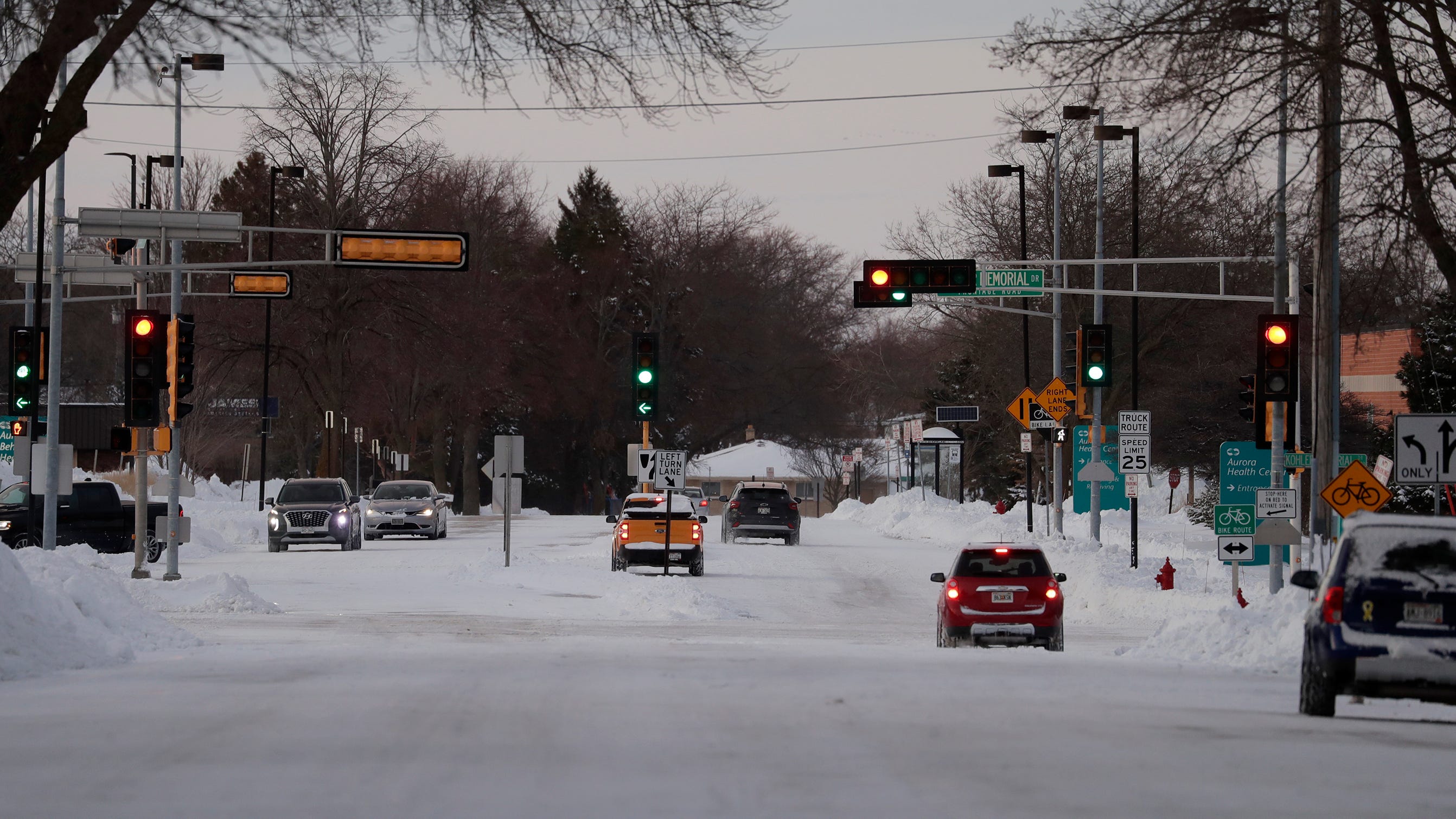 Snowstorm slams Southern and Midwest states with record snowfall