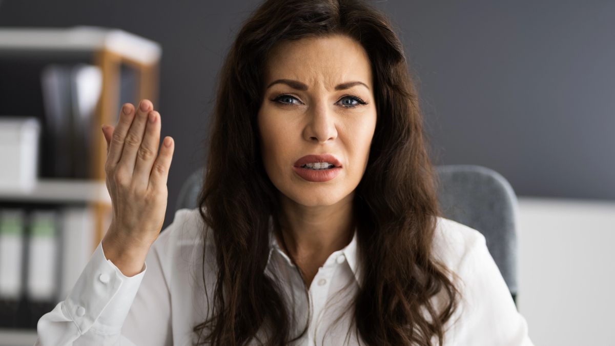 22 signs your co‑worker is rude and selfish