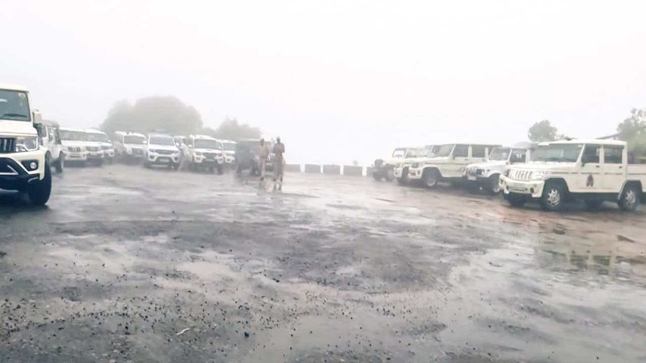 Major fire engulfs several shops in Tirupati's Auto Nagar area