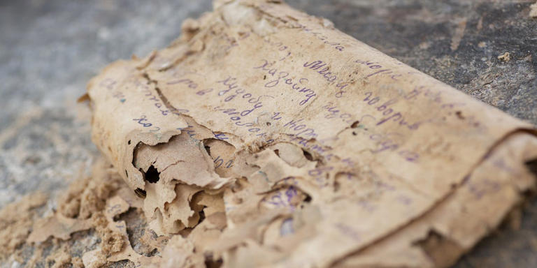 Archaeologists unearthed a 400-year-old letter. It confirmed the ...