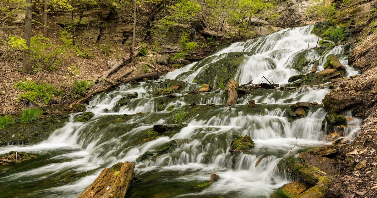 8 Iowa Airbnbs near waterfall trails you'll want to explore
