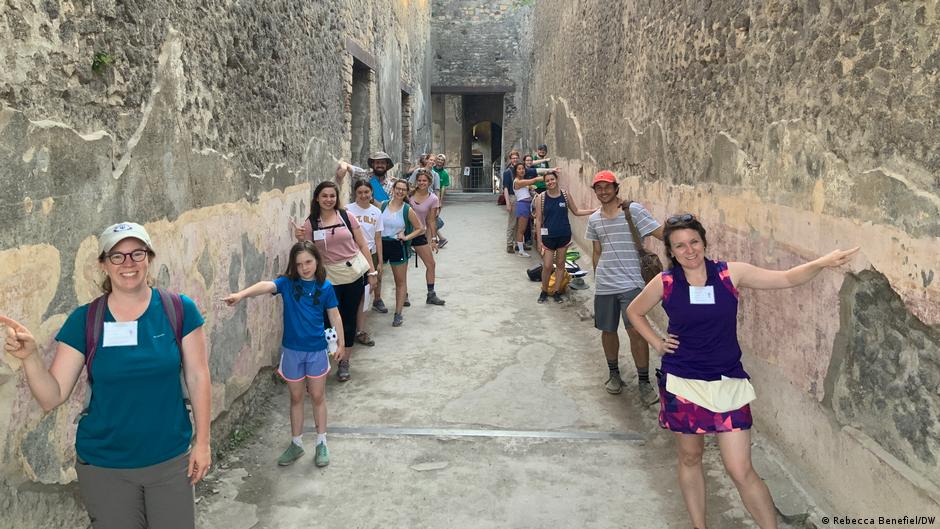 Previously unseen ancient graffiti reveals scenes of everyday life in ...