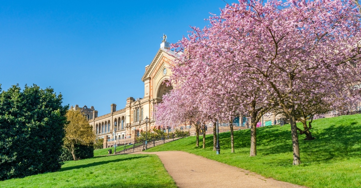 14 family spring break trips to London with museums and kid friendly shows
