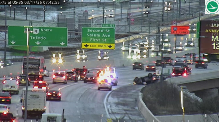 Traffic alert: Multiple crashes on I-75 blocking traffic