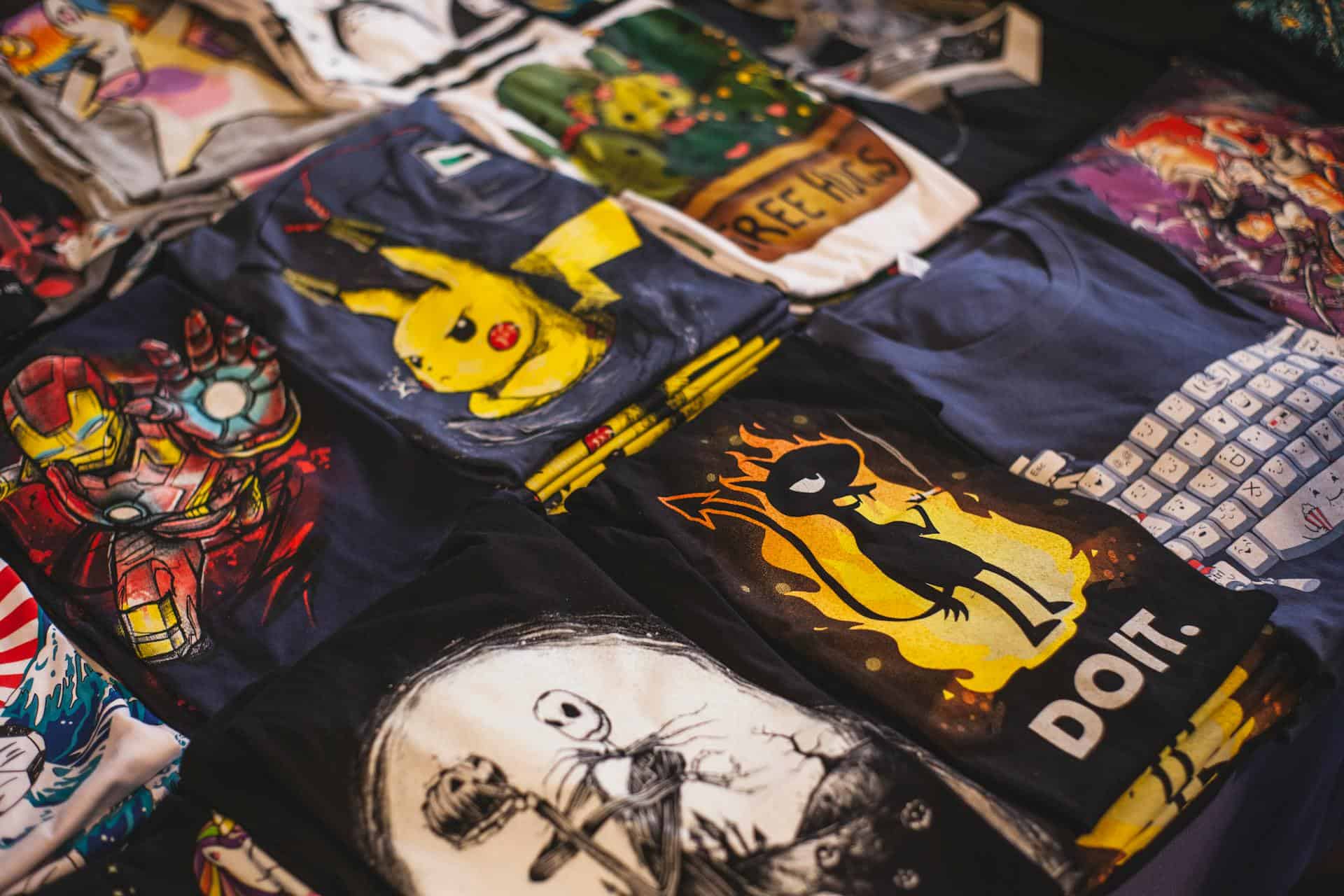 11 travel souvenirs almost everyone regrets buying