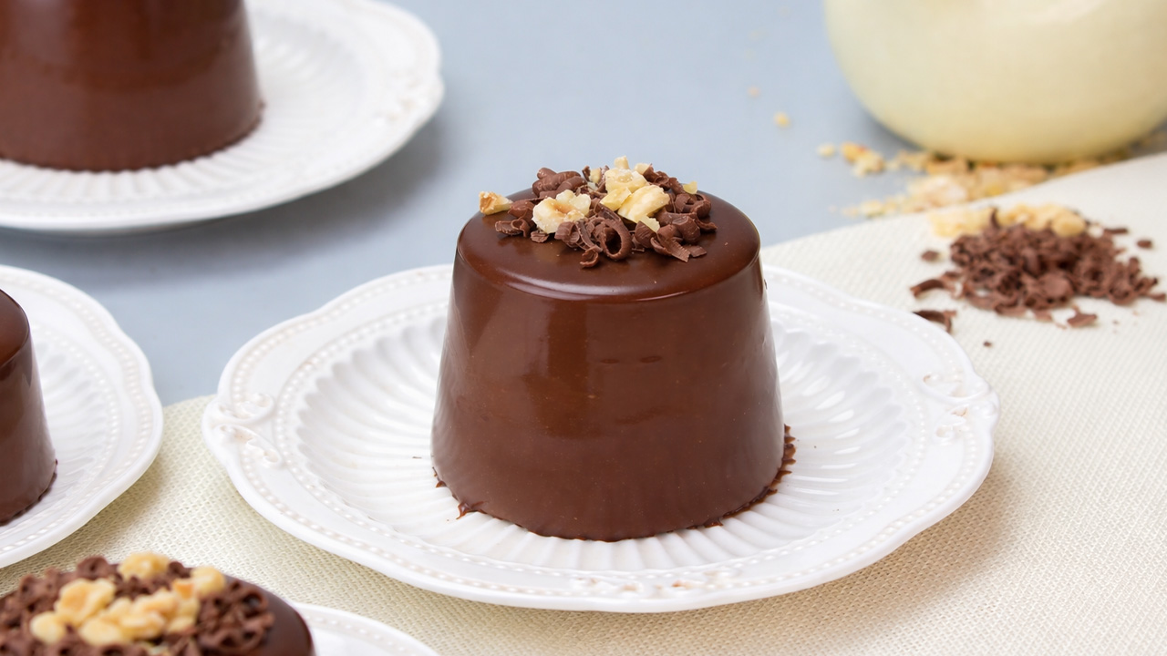 How to decorate cakes with chocolate desserts