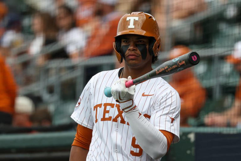 Texas five-star football recruit has season-ending surgery for baseball ...