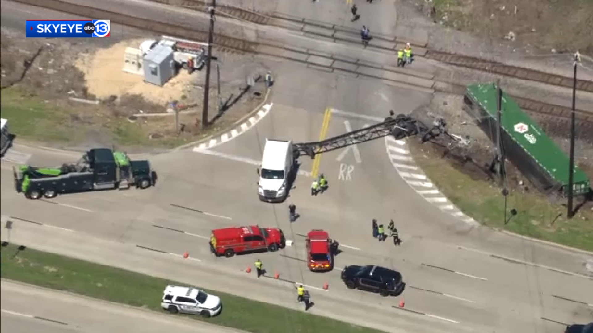 Roads reopened after crash involving Amtrak train, 18-wheeler on US-90 ...