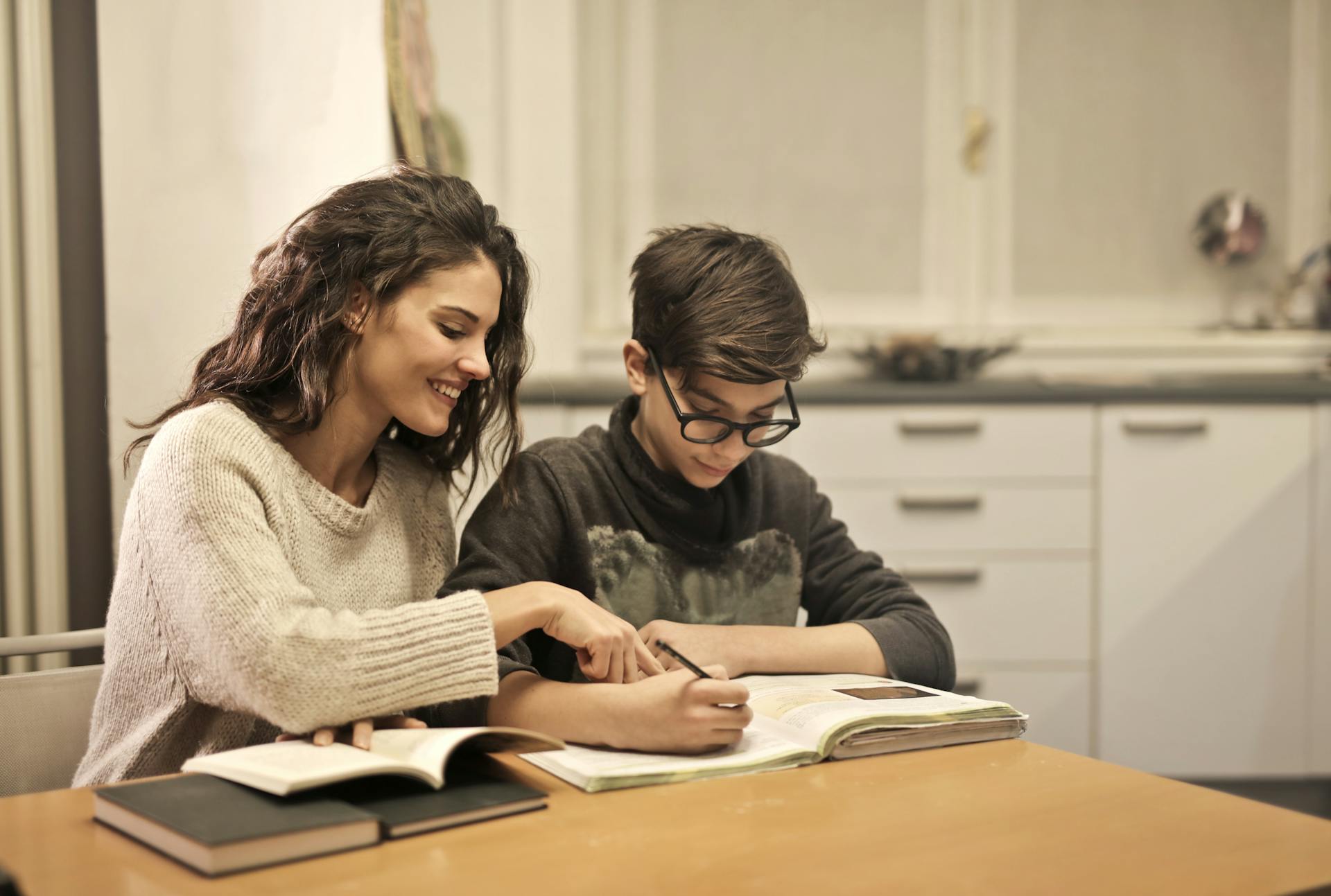 7 parenting habits that build bonds (and 7 mistakes that undermine trust)