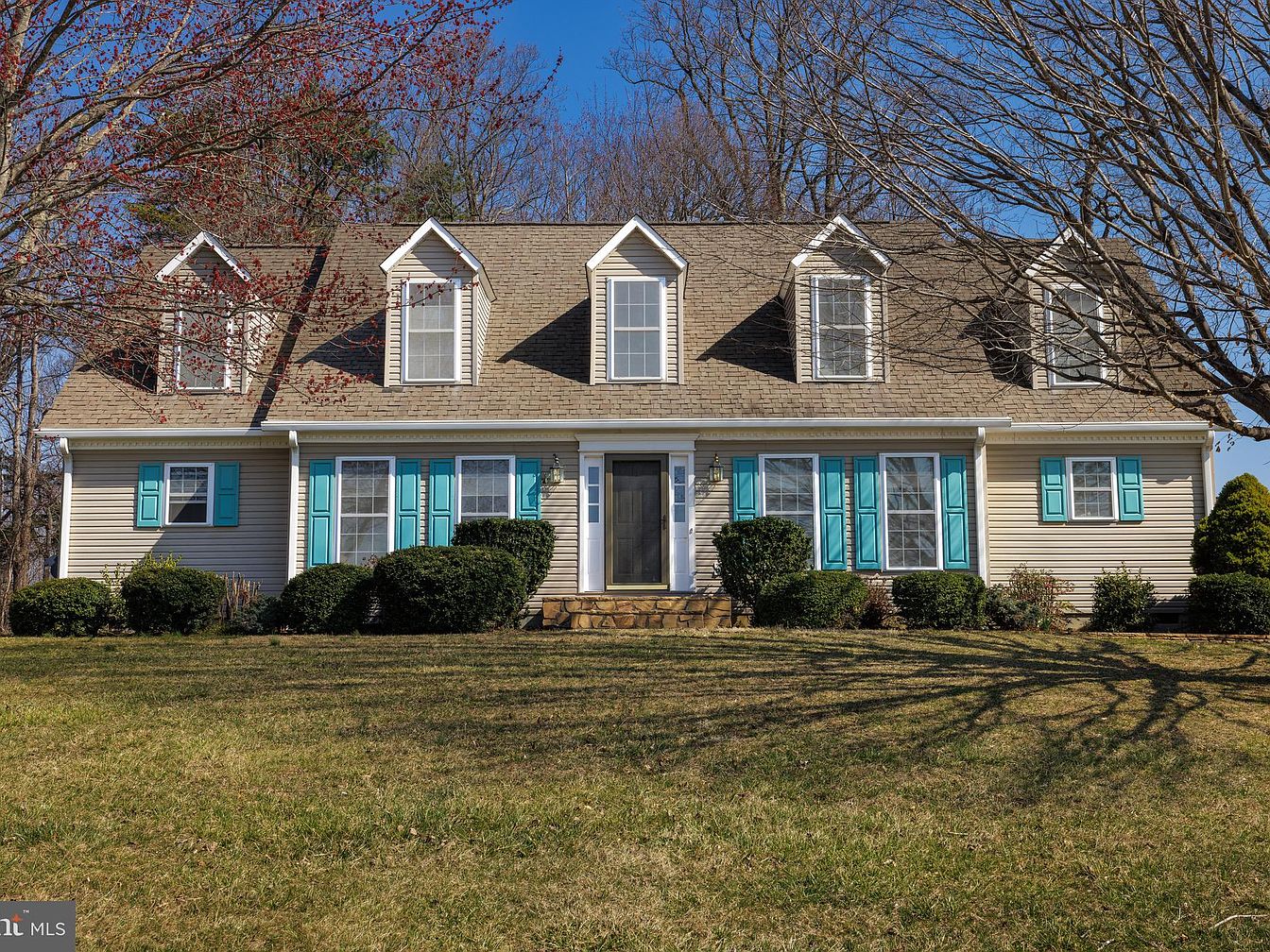 $3M vineyard oasis in Fincastle, Virginia, featuring 91 acres of ...